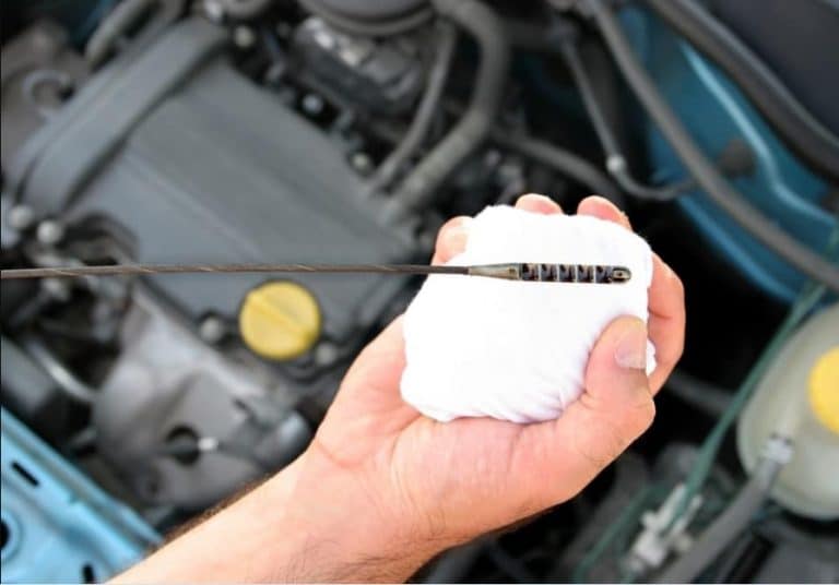 How Much Oil Does My Car Need? The Ultimate Guide - Auto EMC